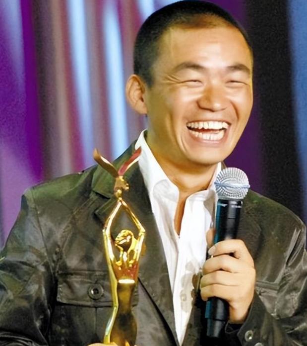 "Beautiful and charming wife" Ma Rong, who left her millions of rich ...