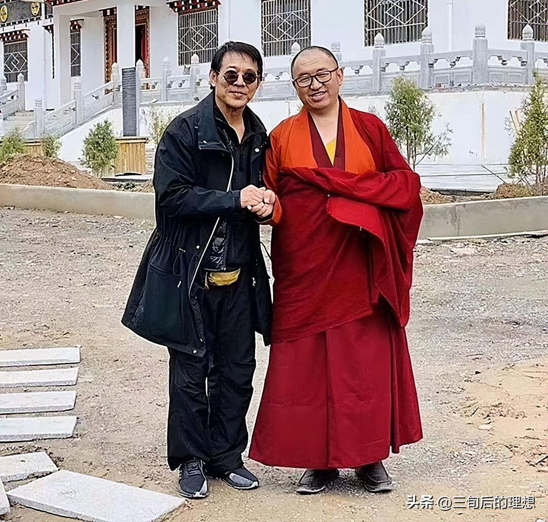 What are those beads on Jet Li's neck? Why did it increase from 20 ...