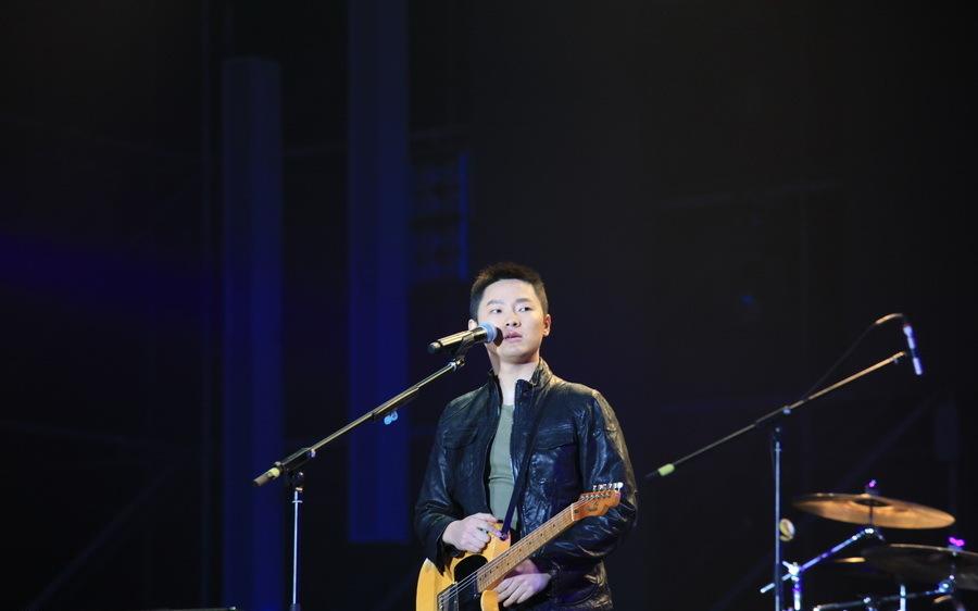 Liang Bo, the winner of the first season of "Sing! China", once ...