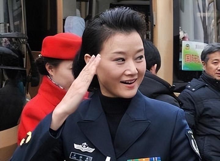 Four of the seven female military singers came from Jin Tielin's family ...