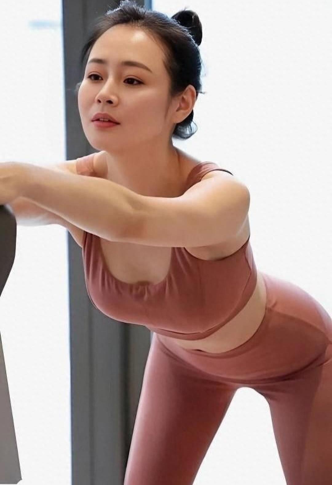 Female Star Series-90 Yu Mingjia - iNEWS