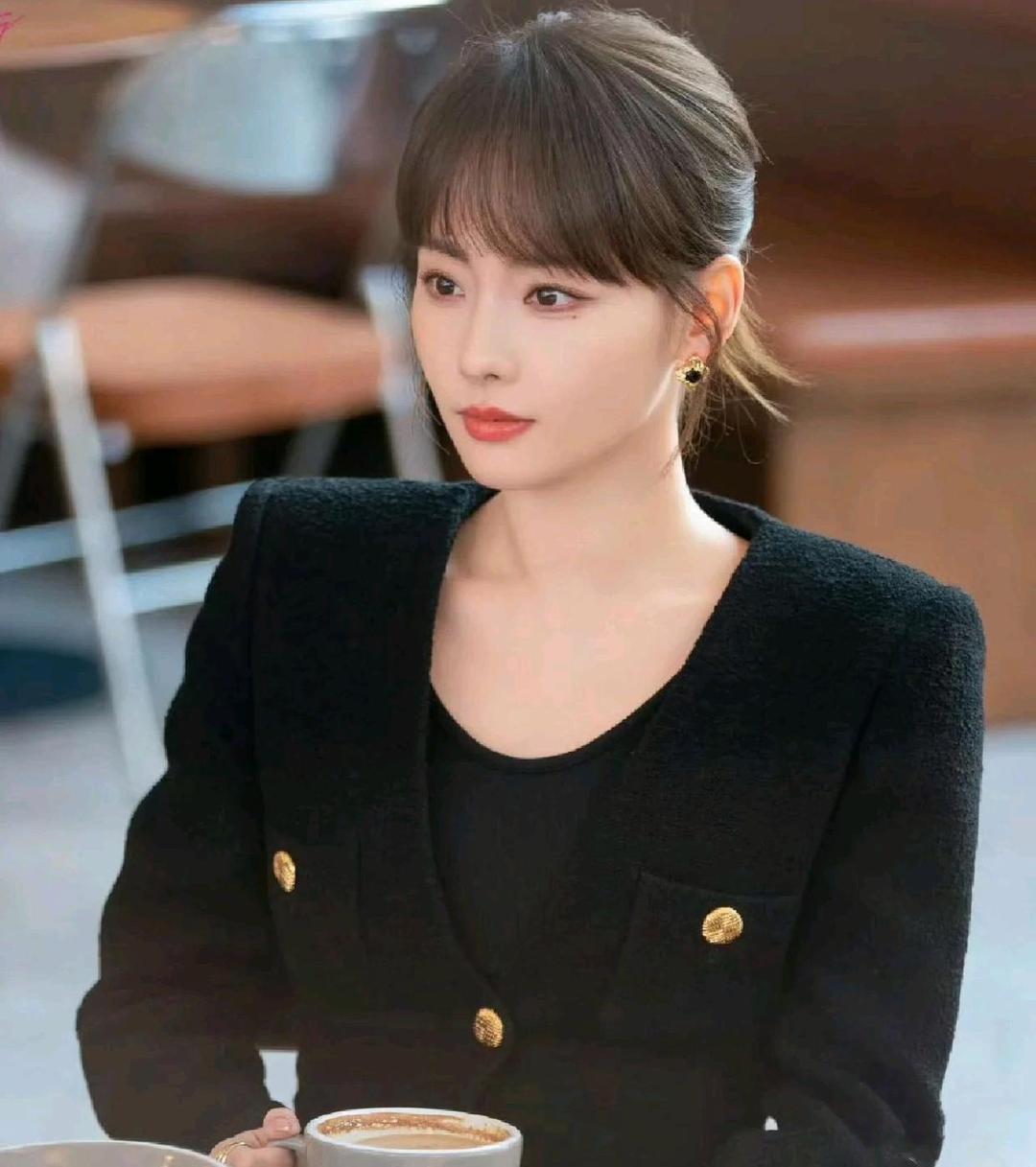 Zhang Jiani's fashionable outfits are a perfect benchmark for urban ...