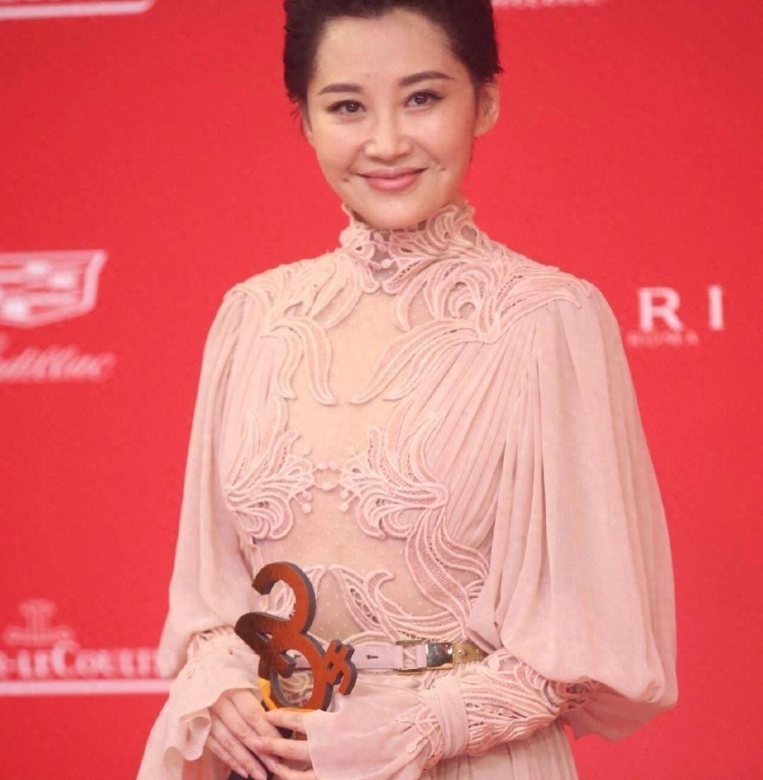 Charming actress Xu Qing is rumored to have many boyfriends, but she is ...