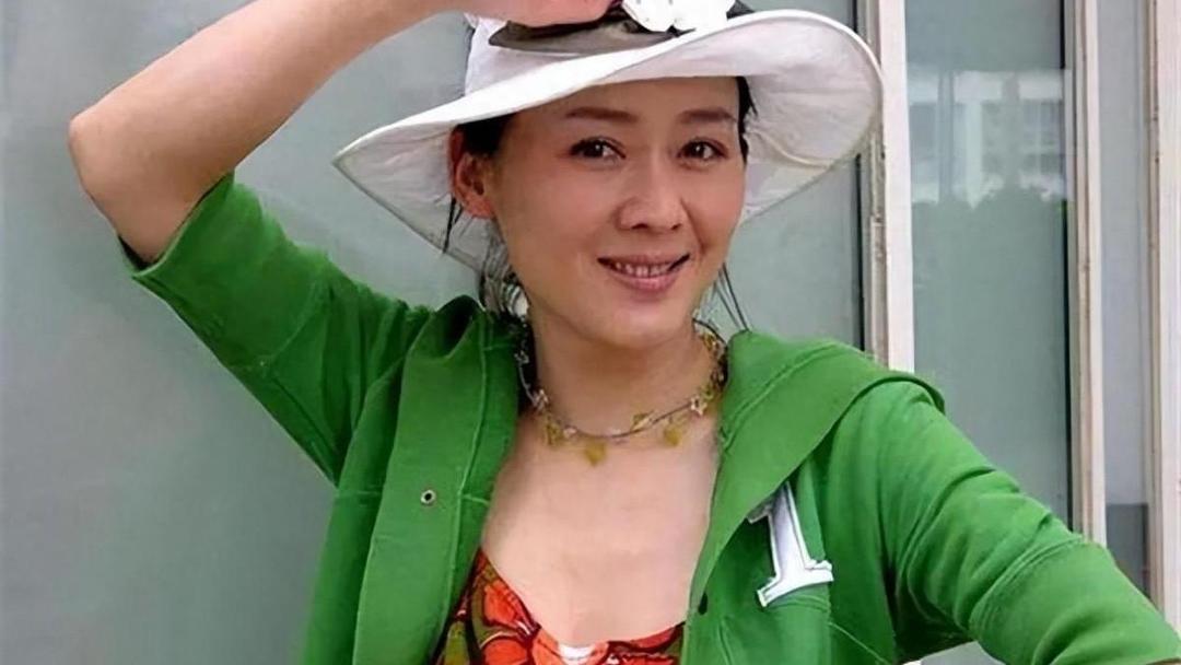 Li Lin: She got divorced after being slapped by her ex-husband, a ...