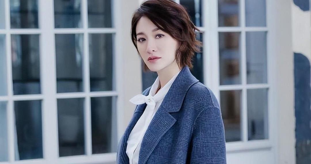 Cecilia Cheung and Sun Donghai appeared in the swimming pool! Is the ...