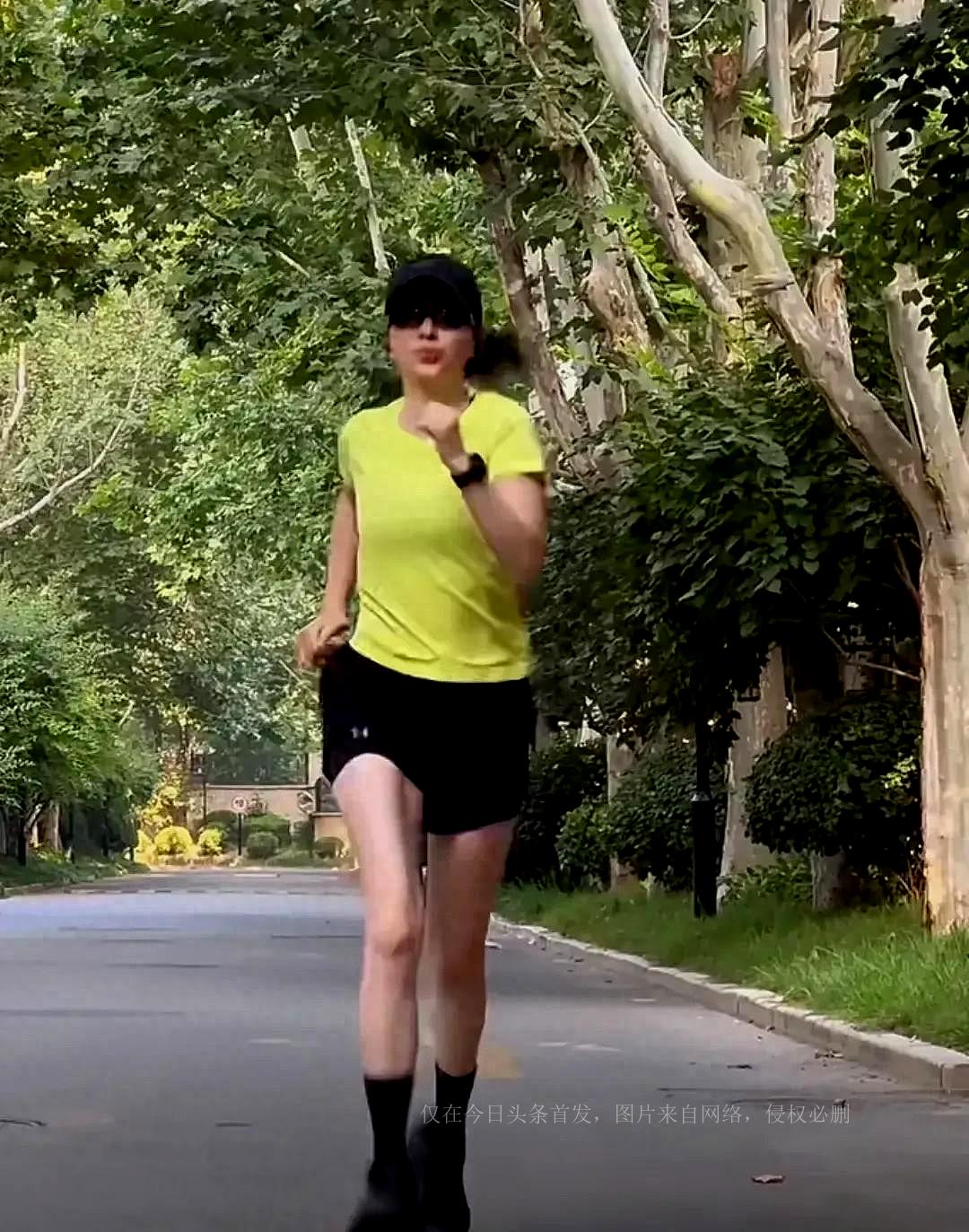 Mei Ting's appearance has changed greatly while running without makeup ...