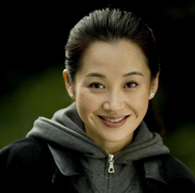 The charming Xu Qing is single at the age of 54. Why has she not ...