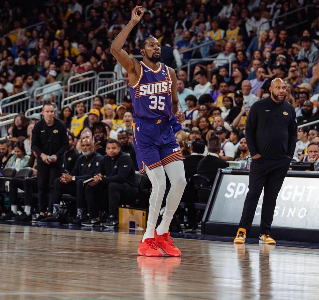 James has been waiting for Durant for five years. Durant, do you know ...
