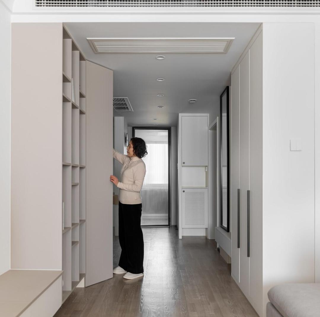 The living room and balcony are designed in a unified manner, which is ...