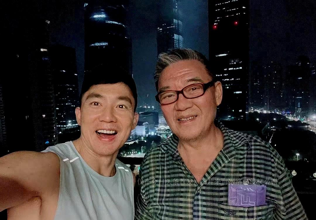 Liu Genghong and Li Liqun danced with the same hands and feet, and it ...