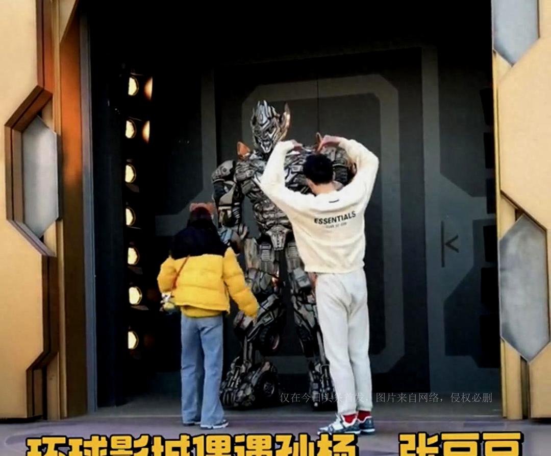 Sun Yang and his girlfriend Zhang Doudou appeared on a trip and showed ...