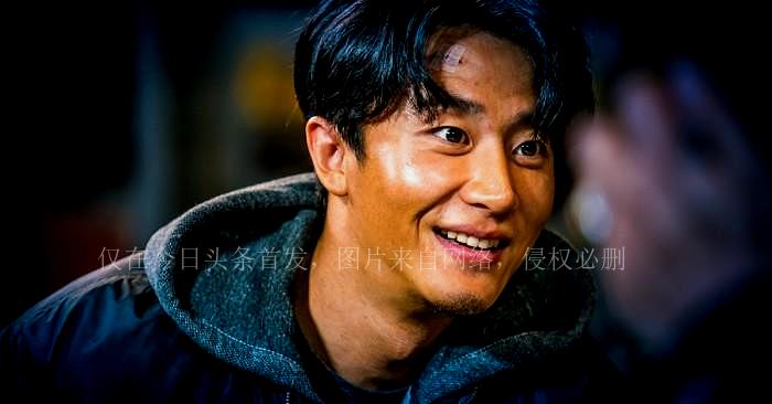 I only admire these 5 handsome male stars with single eyelids. They all ...