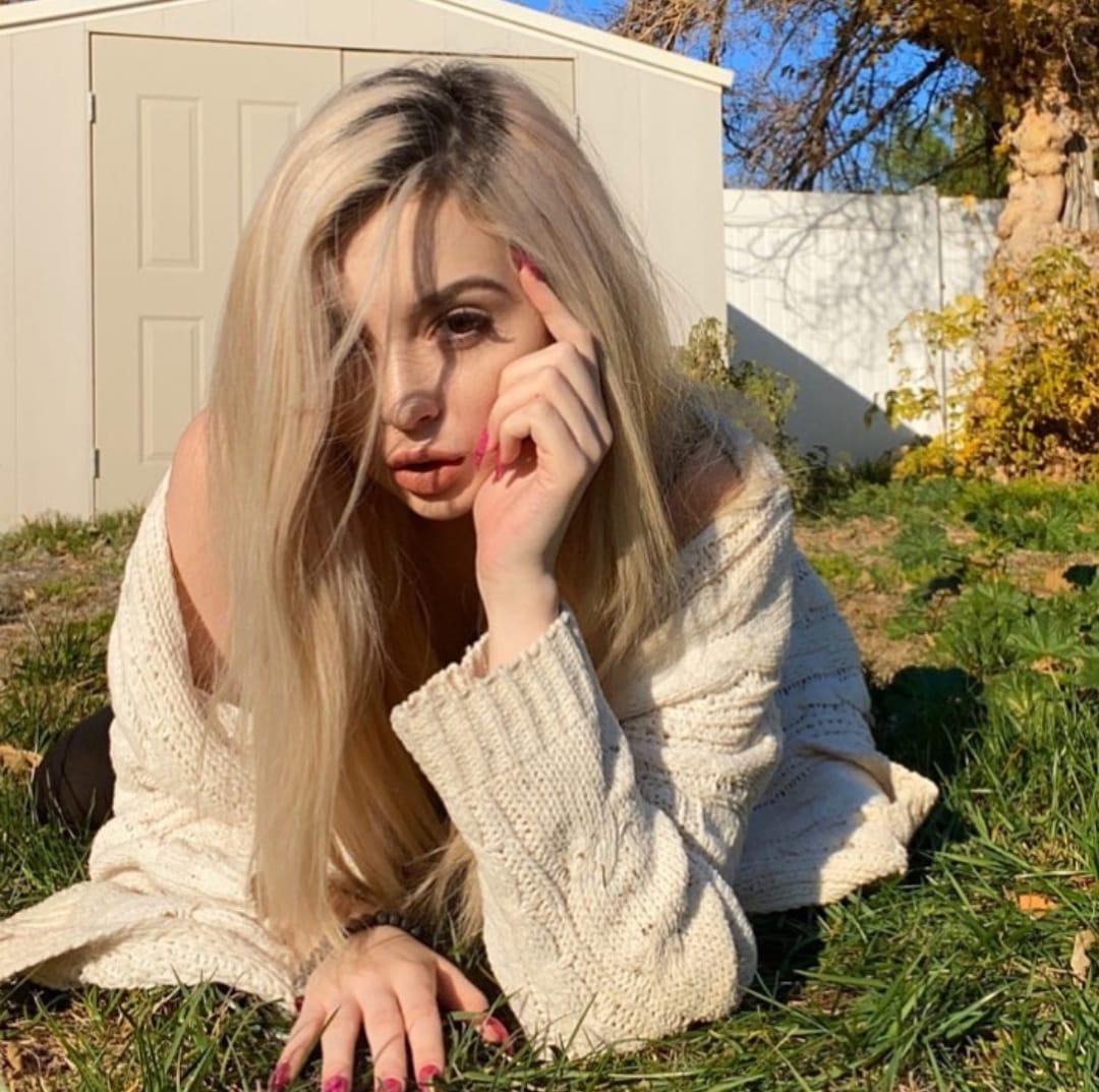 Double-hearted actress, Lexi Lore, the stunning doll from Family A ...