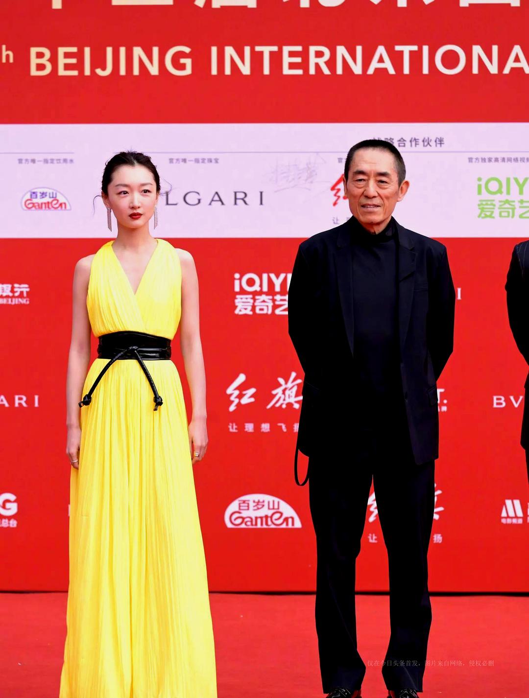 The "domineering" Zhou Dongyu is extremely popular in another circle - iNEWS