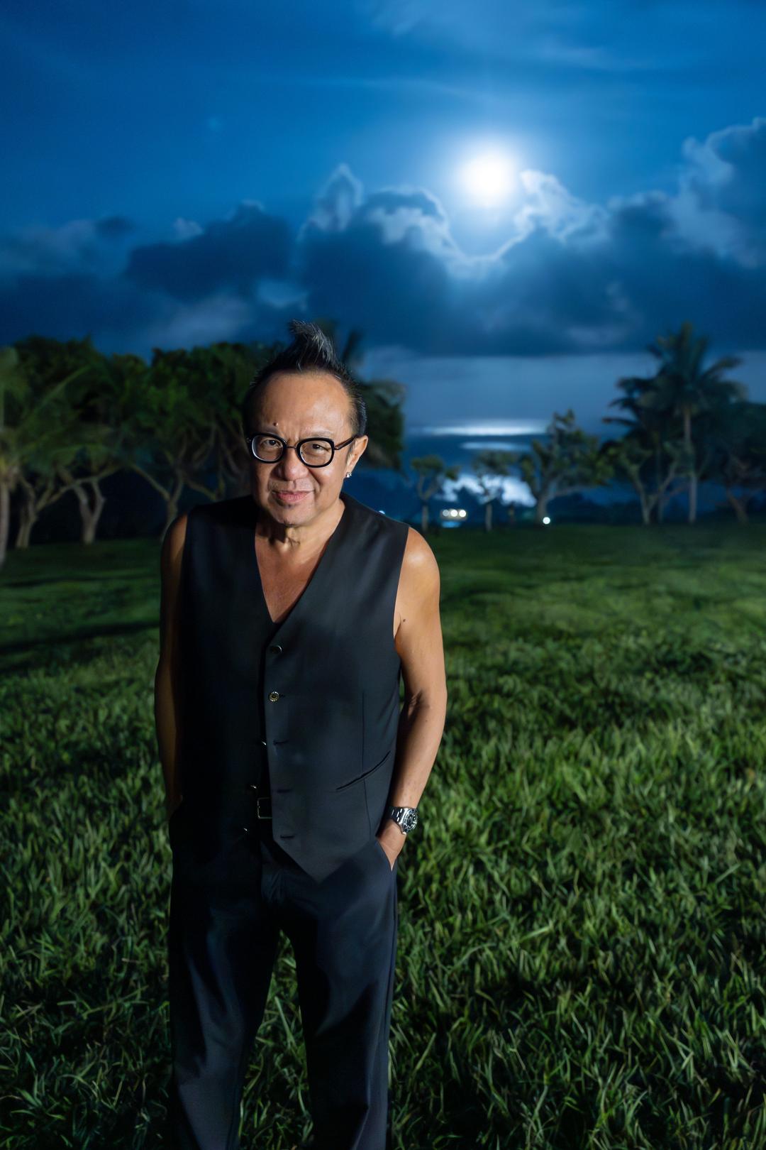 Huang Dawei joins JW Music in the production of new songs. Huang's ...