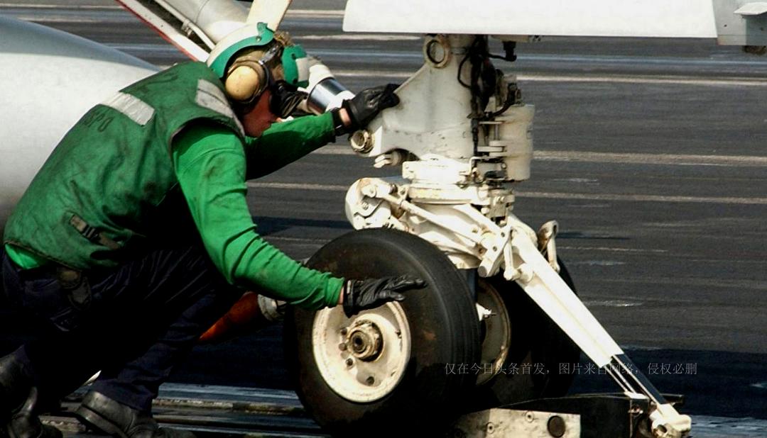 The fifth-generation carrier-based aircraft's take-off thrust-to-weight ...