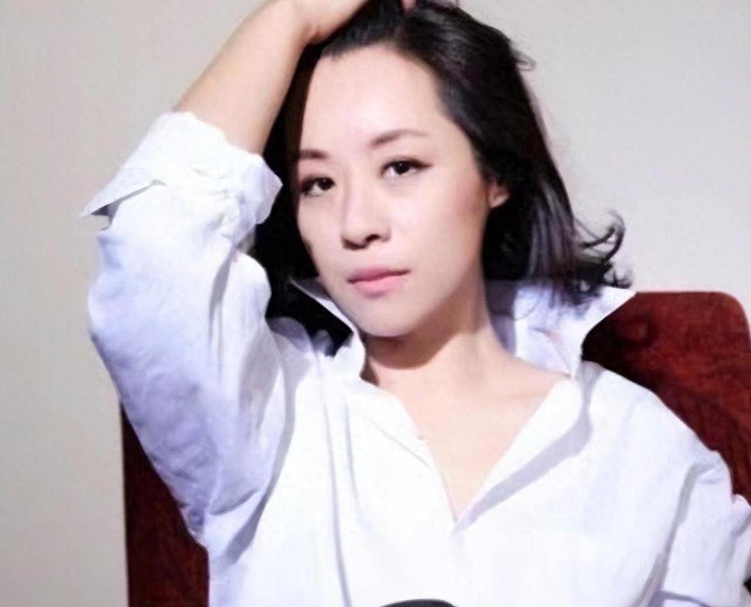 She was once Gong Li's "Stand-in Queen" and became famous for her originality. She was famous ...