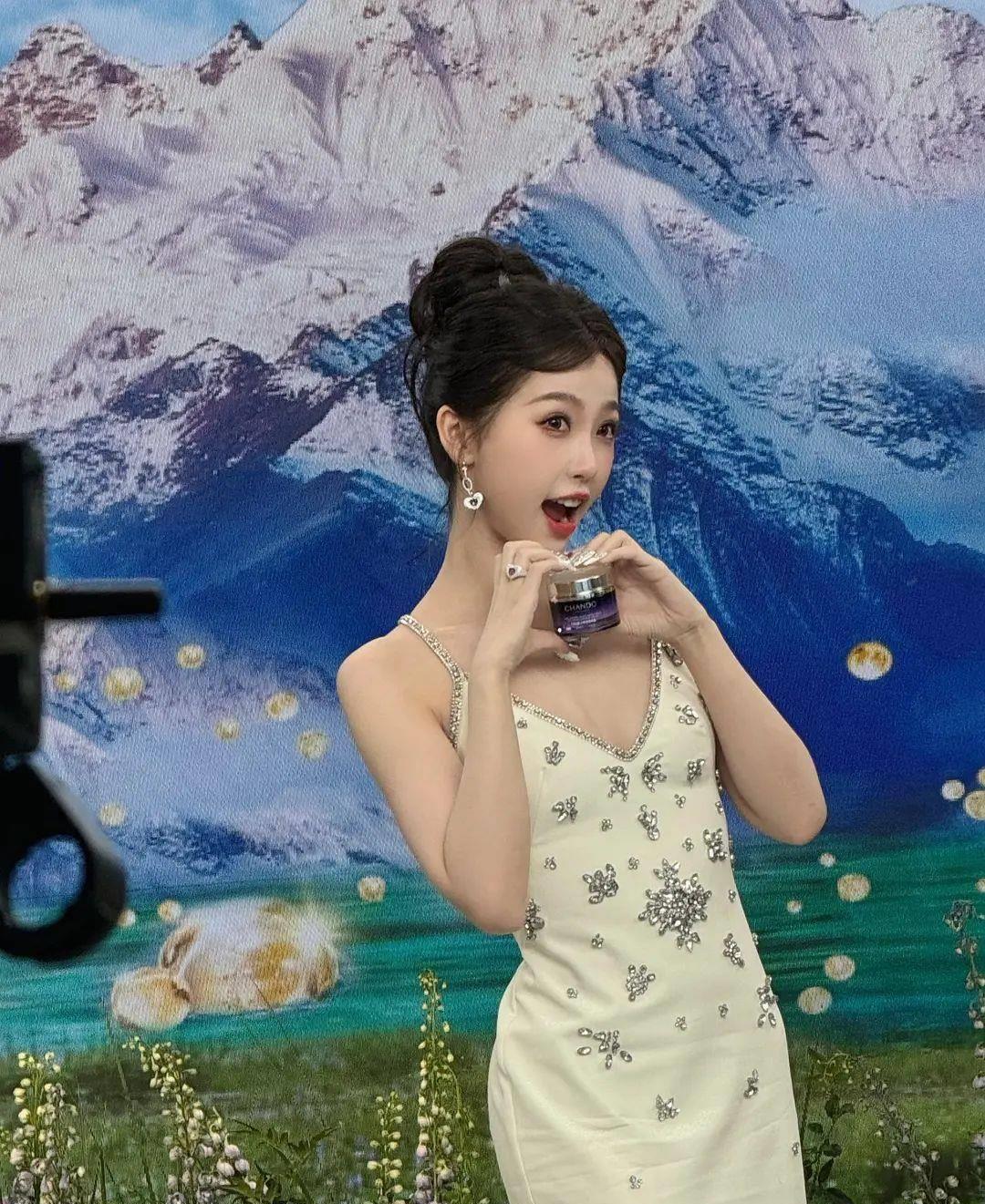 Yu Shuxin lost 18 pounds in recent photos. She was complained that she ...