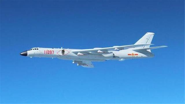 H-6K crossed the Miyako Strait: 2 F15s took off, the Japanese shouted ...