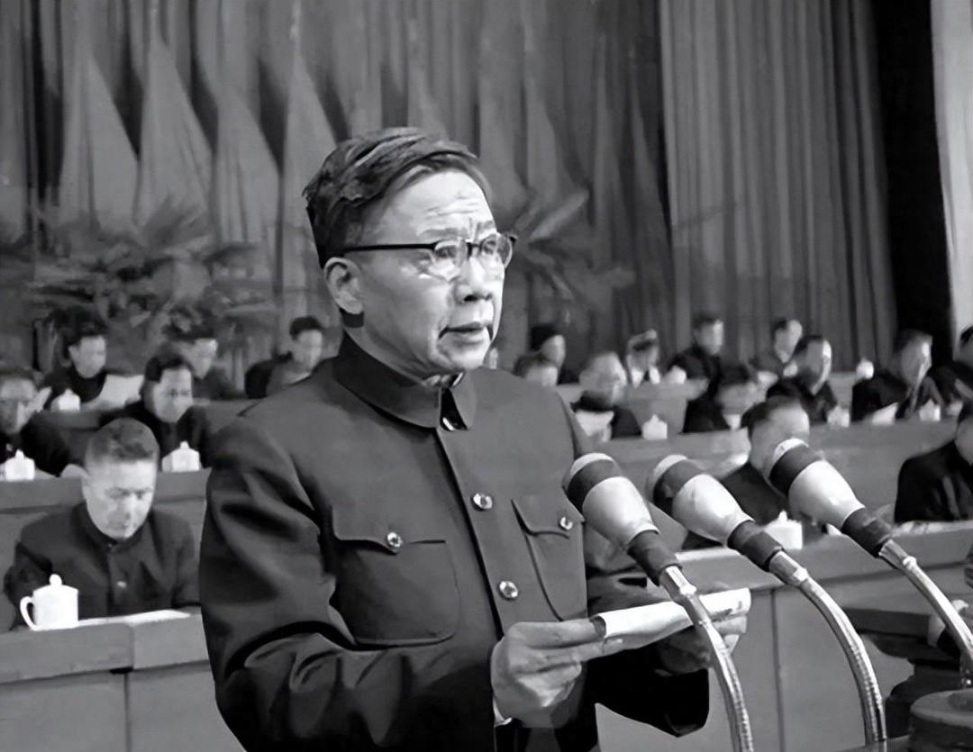 He was once a deputy state-level official. He took a break from work ...