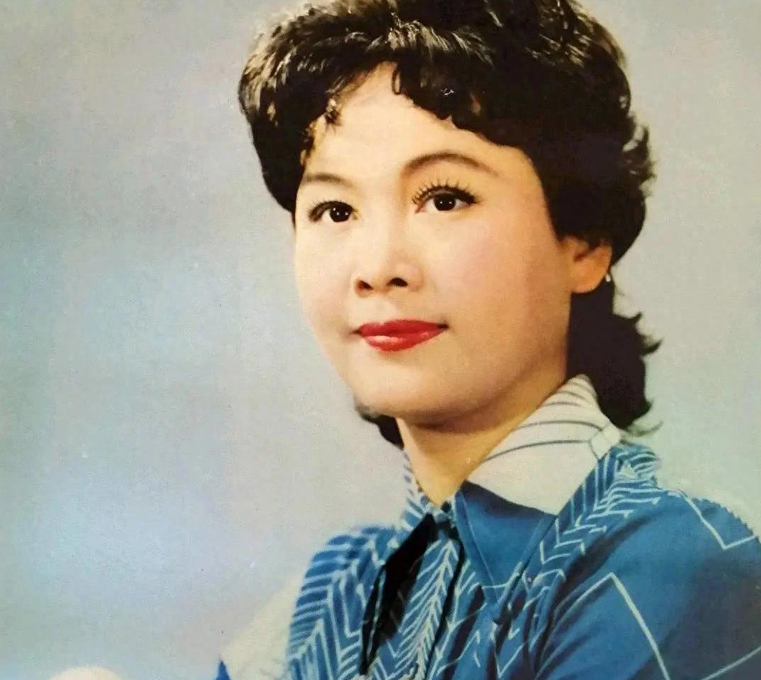 She is more beautiful than a movie star, her singing voice is not ...