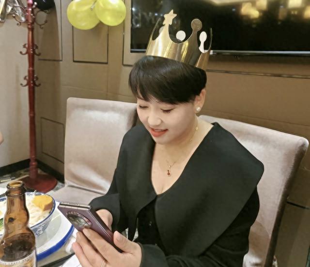 On Fat Ya's birthday, Yang Shulin sent 999 roses to break the divorce ...