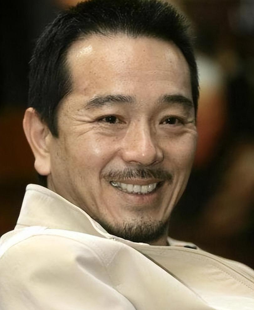 Hidden marriage for 30 years with no scandals, eating leftovers for a ...