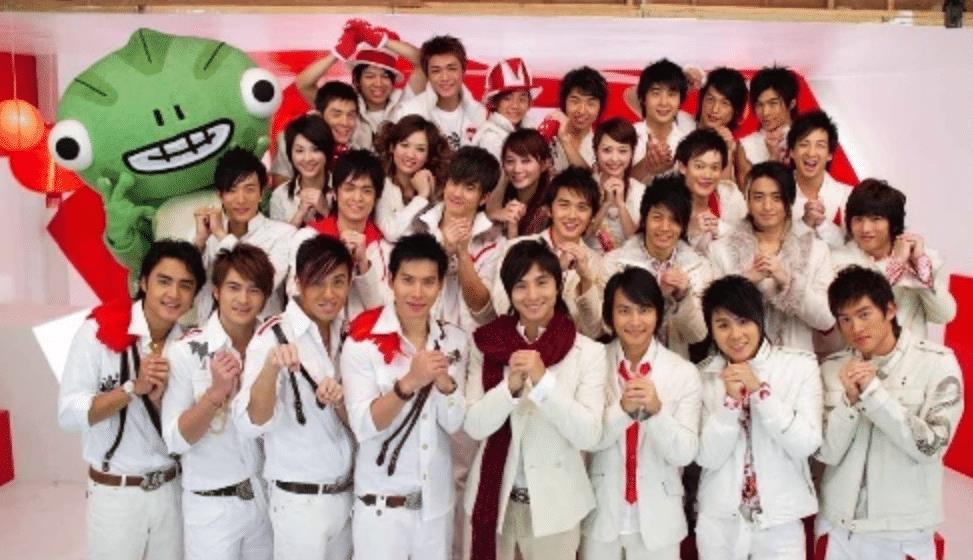 The former wash, cut and blow blow group 183club, a scene with five men was much more exciting ...