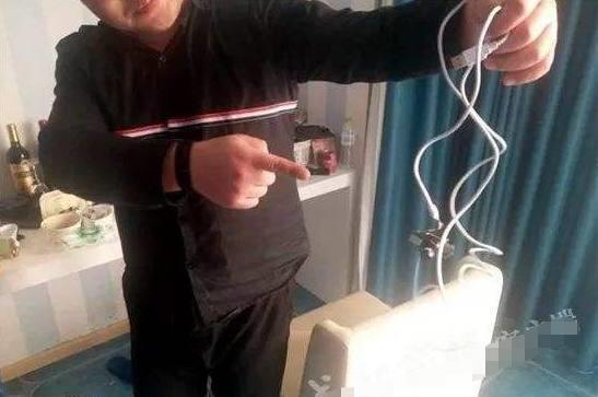 A couple checked into a love hotel, and the camera was discovered in ...