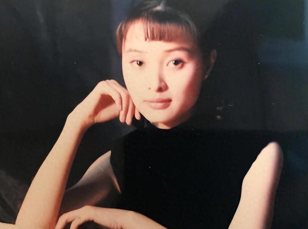 51-year-old Wu Yu generously posted travel photos with her boyfriend ...