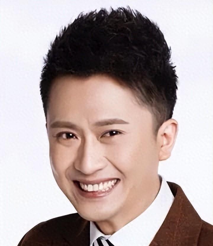 41-year-old "CCTV celebrity" Yang Fan has completely embarked on ...