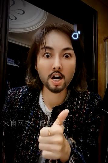 47-year-old Niu Li posted sexy low-cut photos, her exquisite curves are so superior - iNEWS