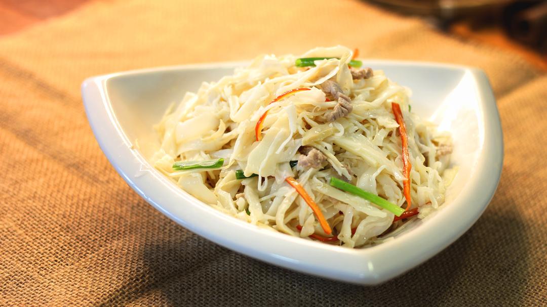 Original glutinous rice bamboo shoots with palm spoon: fresh and ...