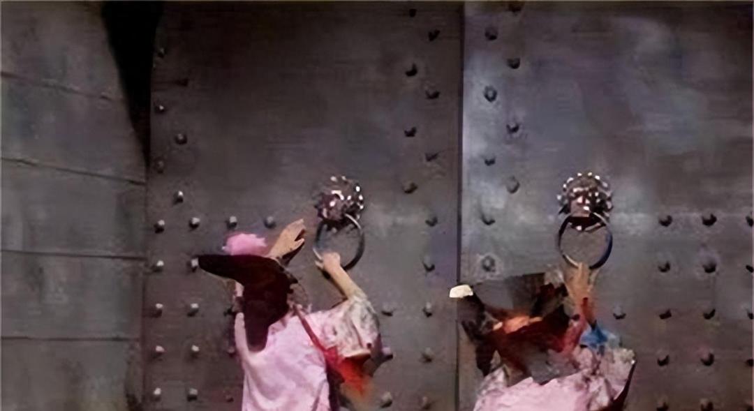 Why did the concubines who were buried in ancient times have their legs ...