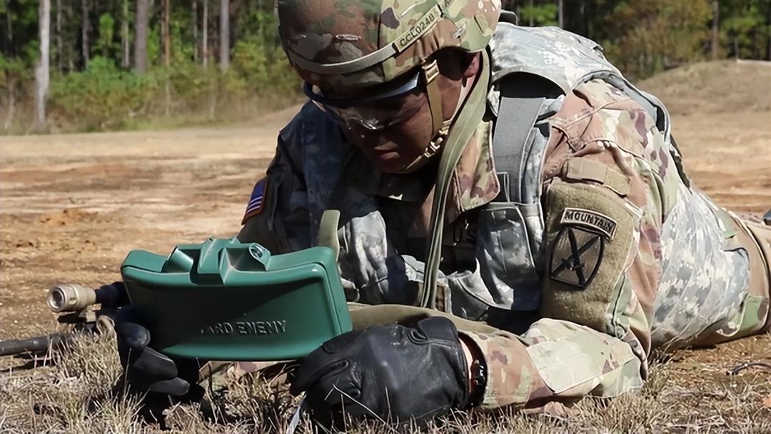 This broad-blade mine is known as an infantryman's nightmare. Outsiders ...