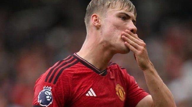 0 goals and 0 assists in 8 games! Manchester United's 75 million ...