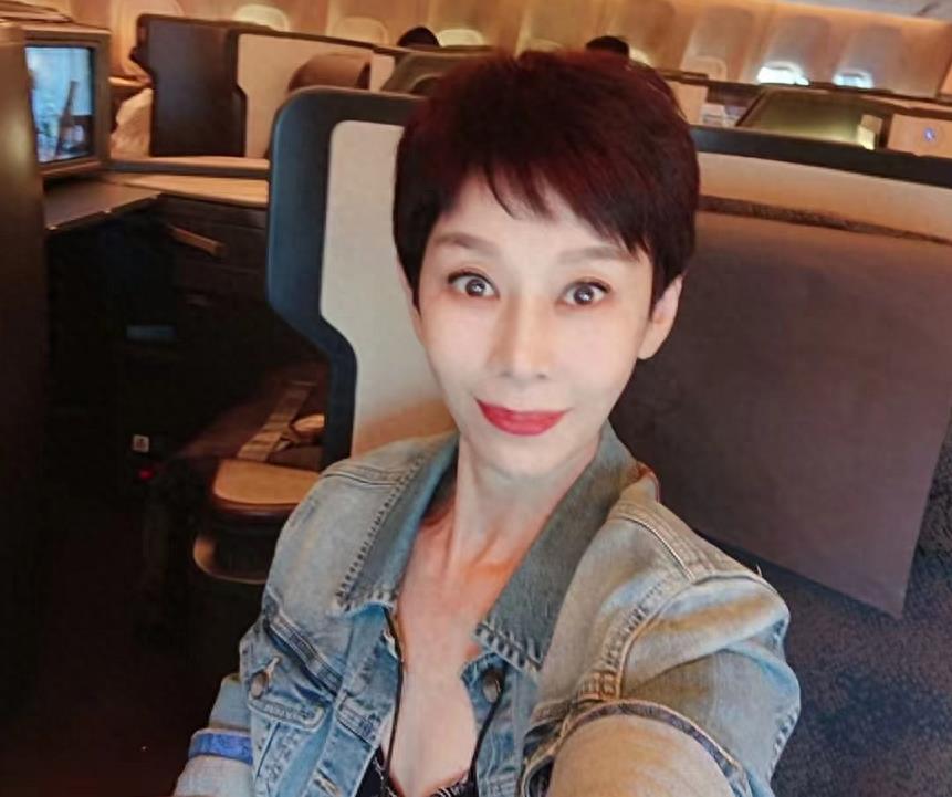 "Chia Tai Variety Show" hosts reunite! Cheng Qian has changed a lot at ...