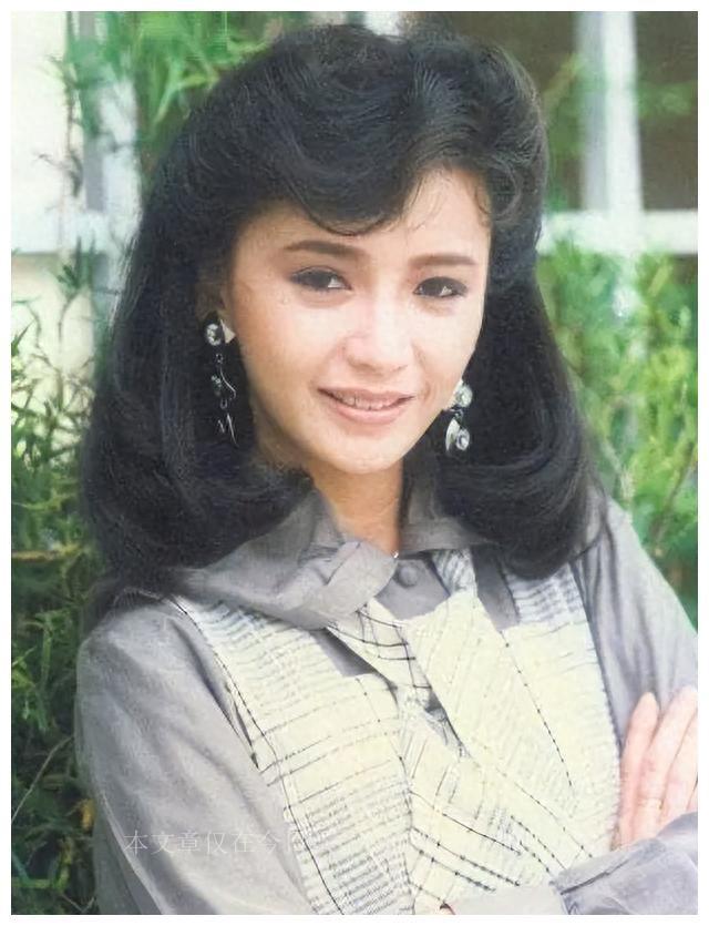 After living together with Tony Leung for 6 years, she broke up and raised her son alone. Now ...