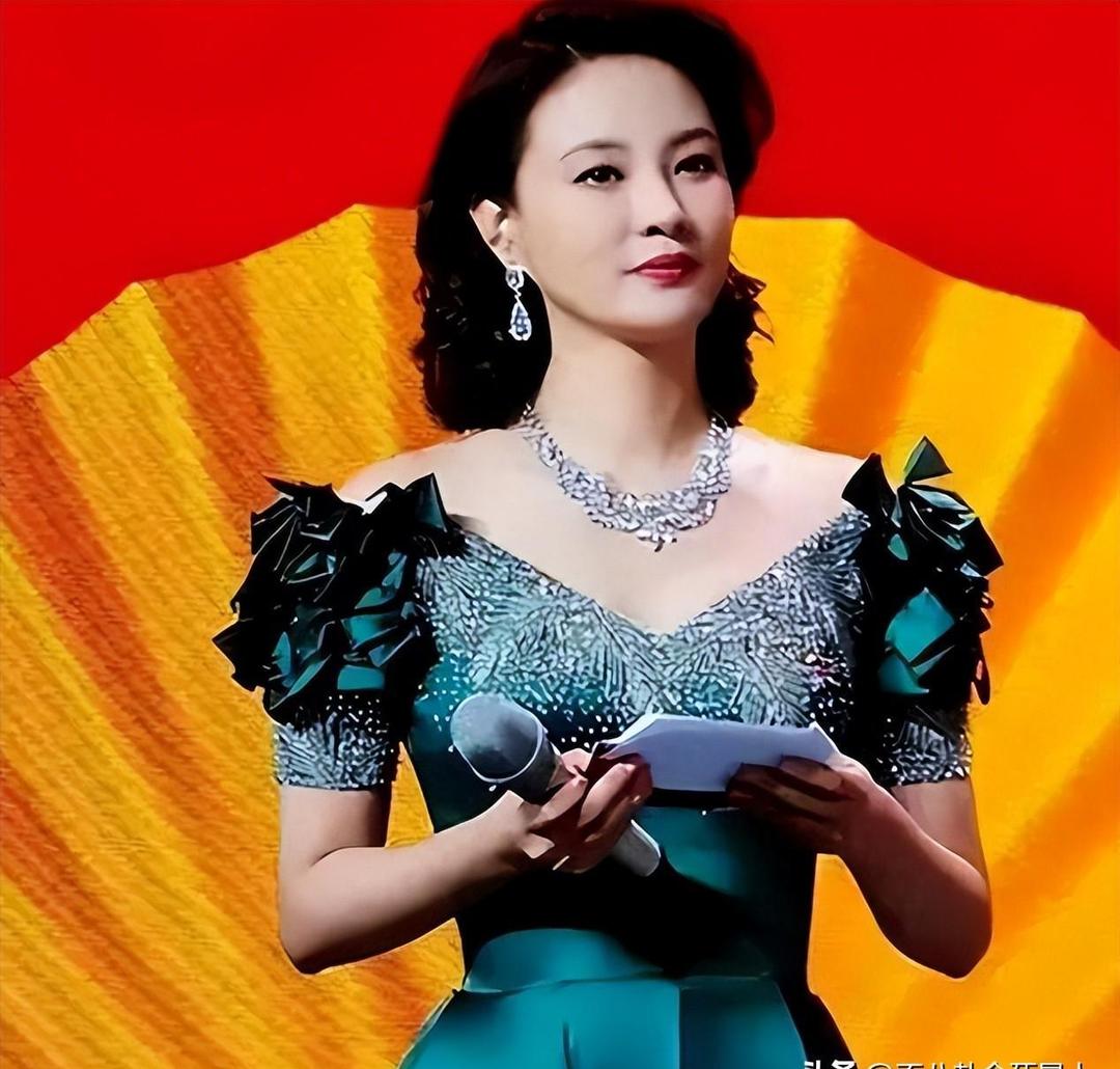 Hot female host quits her job again! CCTV's thrilling inside story ...