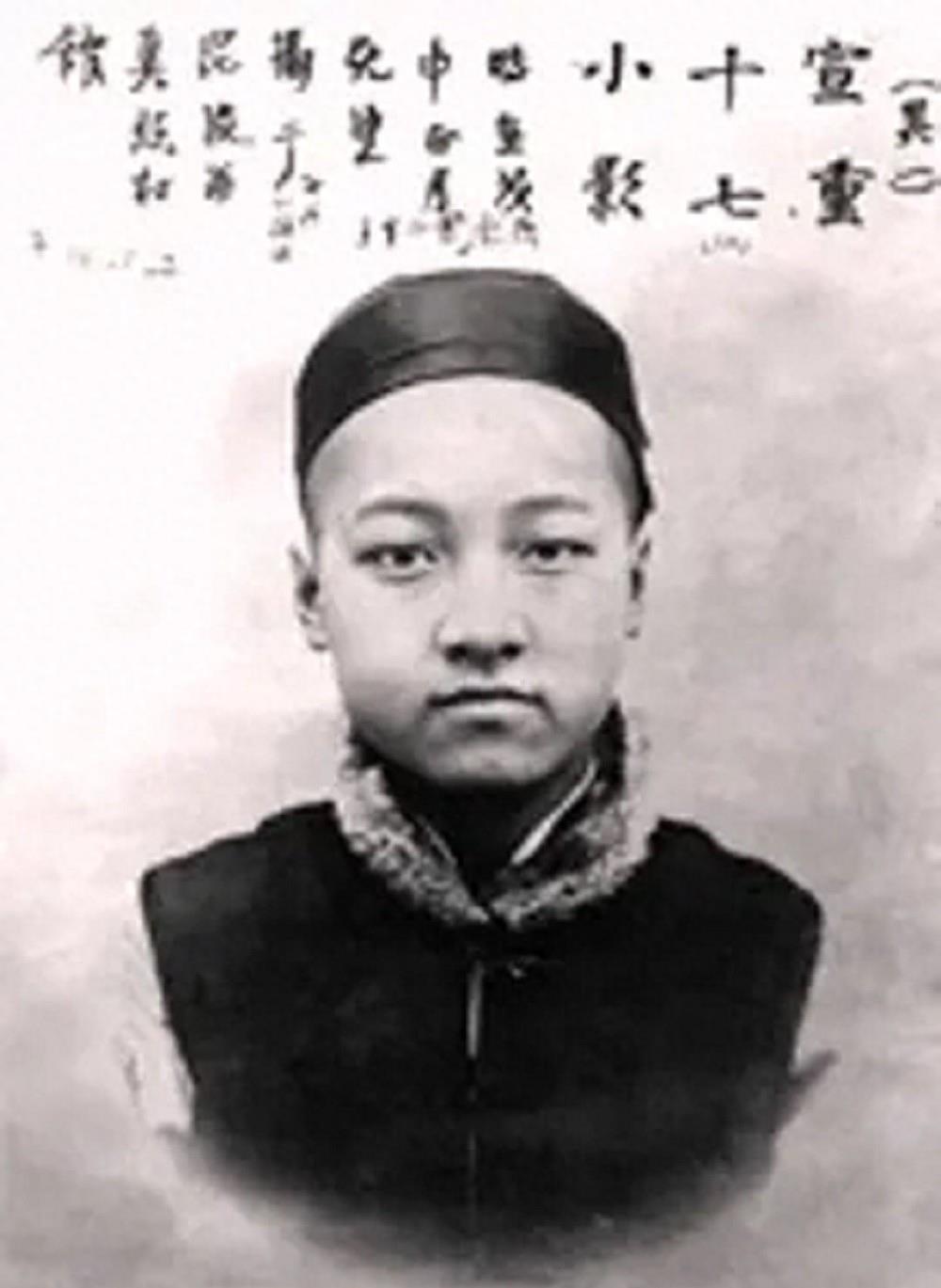 Hu Shi, who holds 35 doctorate degrees, once said: Compared with him, I ...