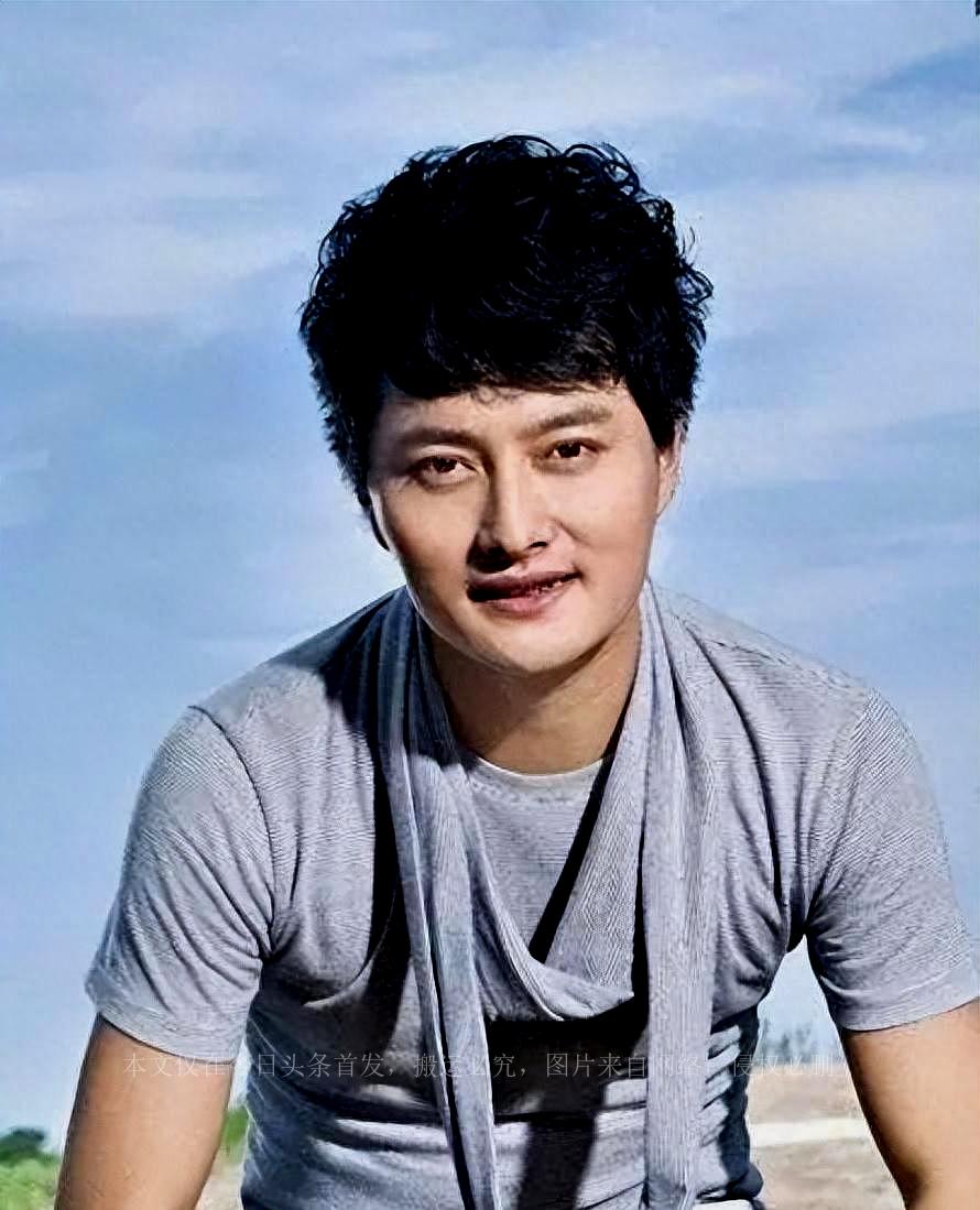 She is Yunfei's ex-wife. Her husband divorced her after he became ...