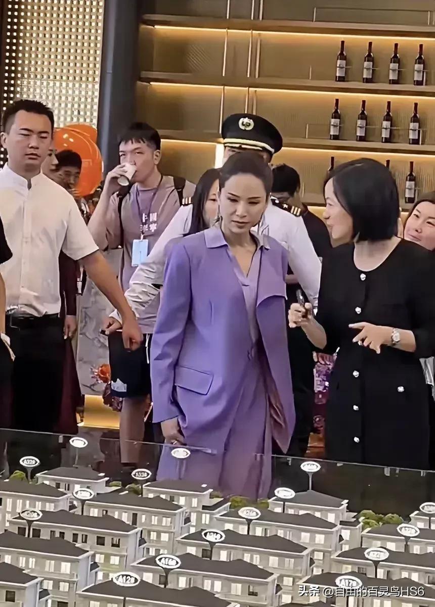 Li Ruotong unexpectedly appeared at No. 1 on the Bund. Her condition ...