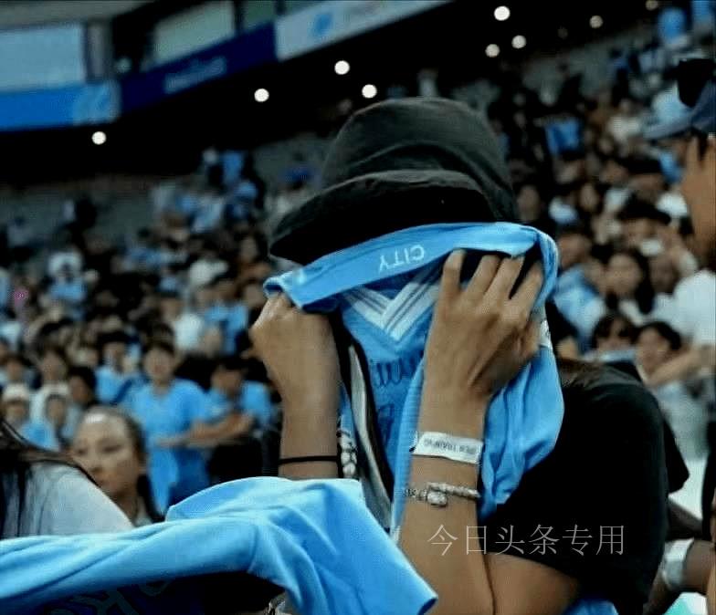 It turns out that Jun Ji-hyun's first frontal photo of the couple was ...