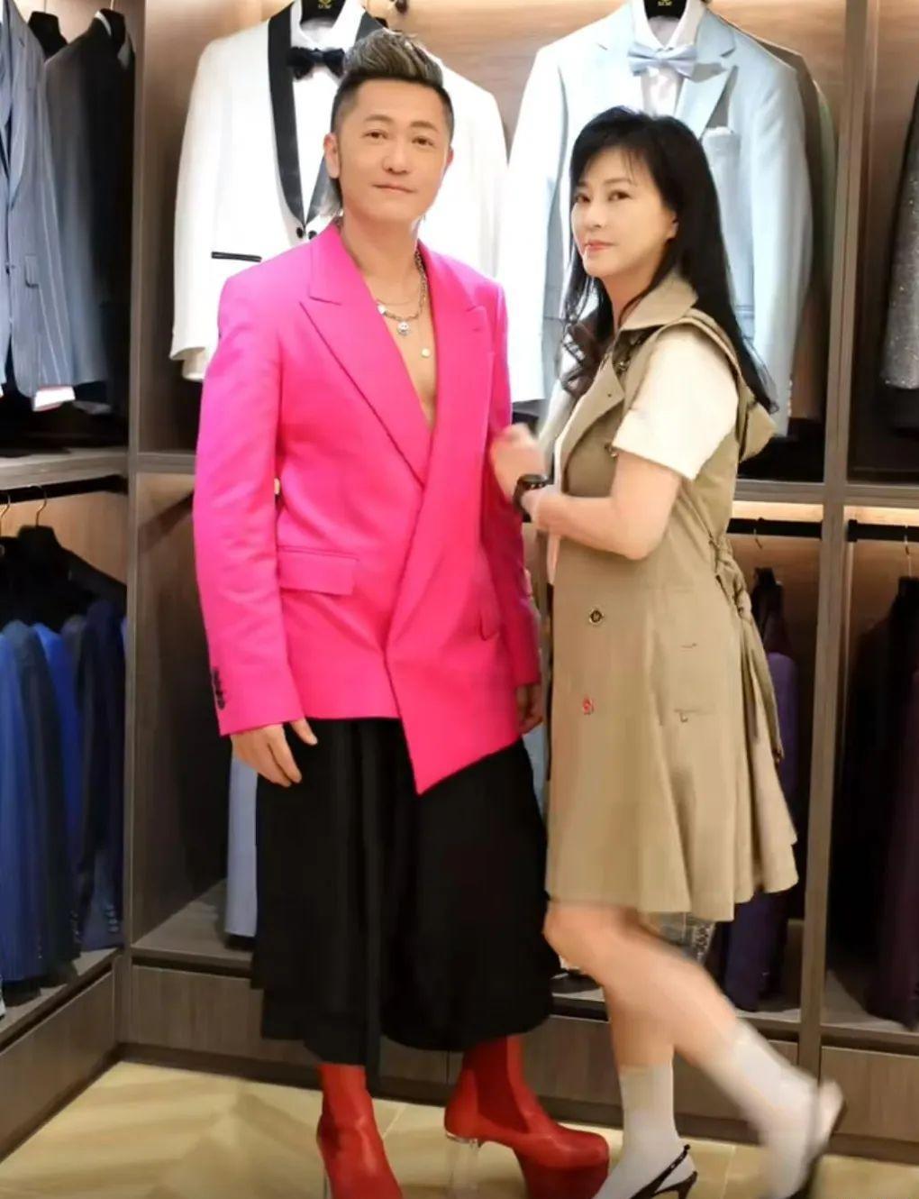 Grasshopper Su Zhiwei opened a new suit store. Hong Kong entertainment ...