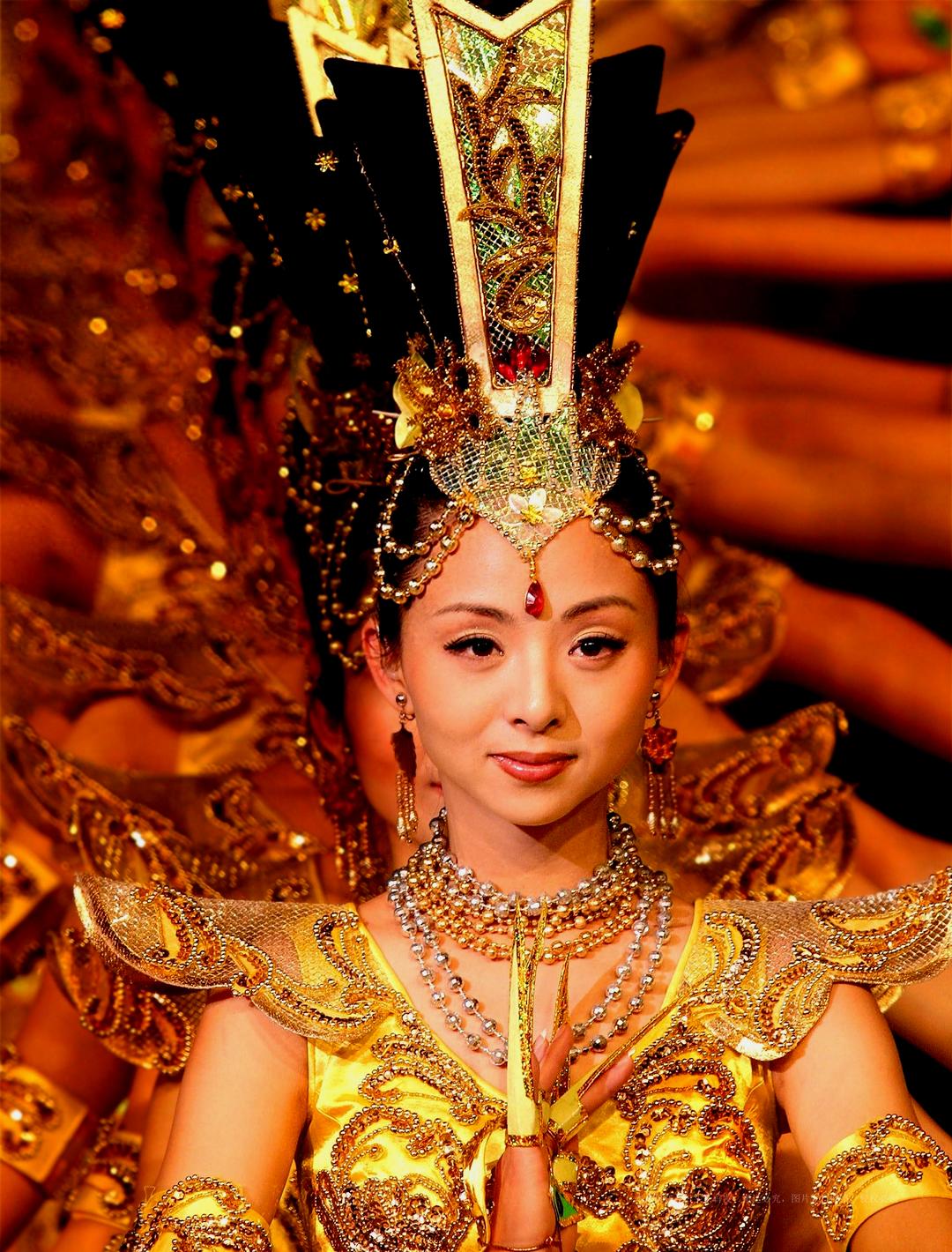 Dancer Tai Lihua captivated the crowd with her dance during the Spring ...
