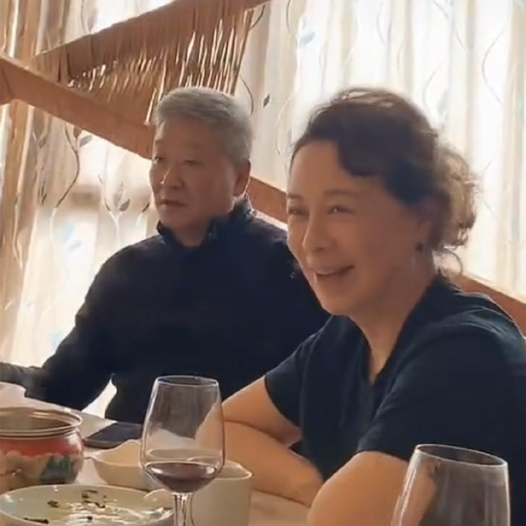 Zhang Tielin attended a class reunion and stole the spotlight with his ...