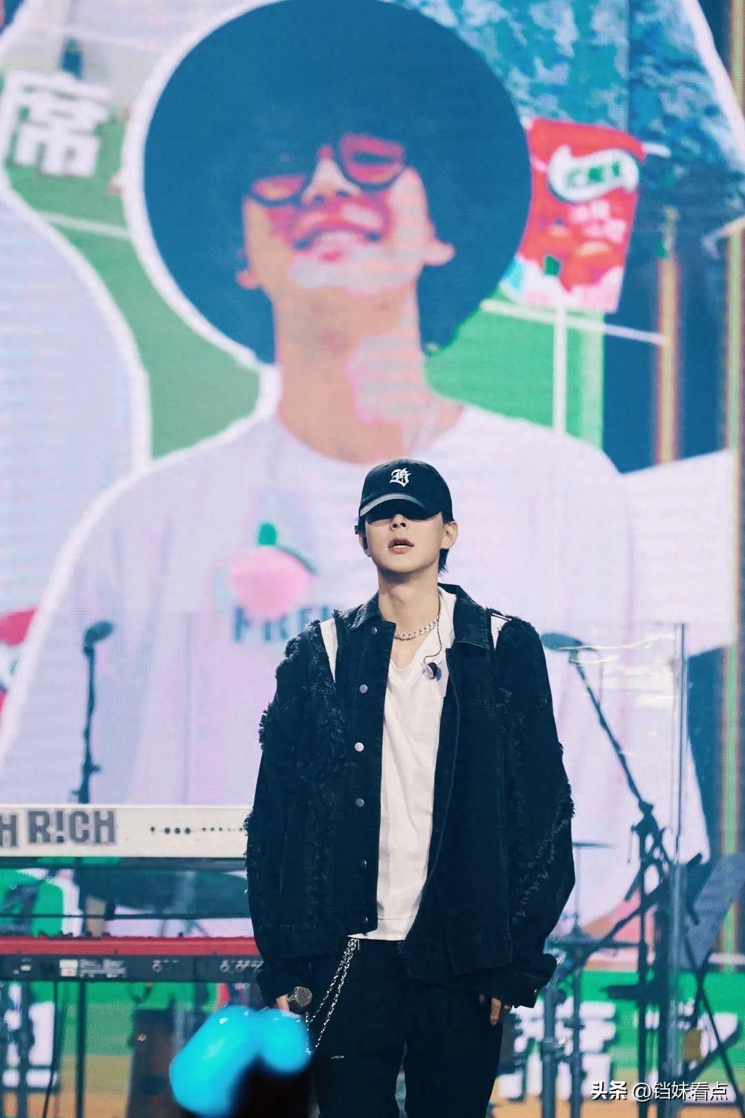 3 and a half minutes of in-depth interpretation of "The Fight ...