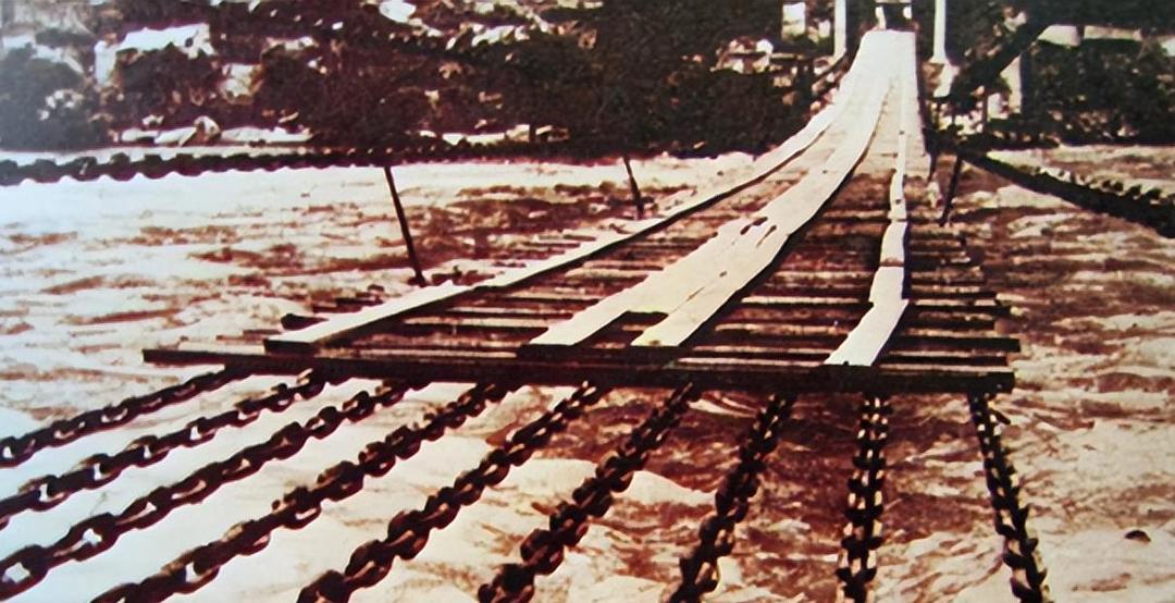 300 years ago, how the ancients built 40 tons of iron chains on the ...