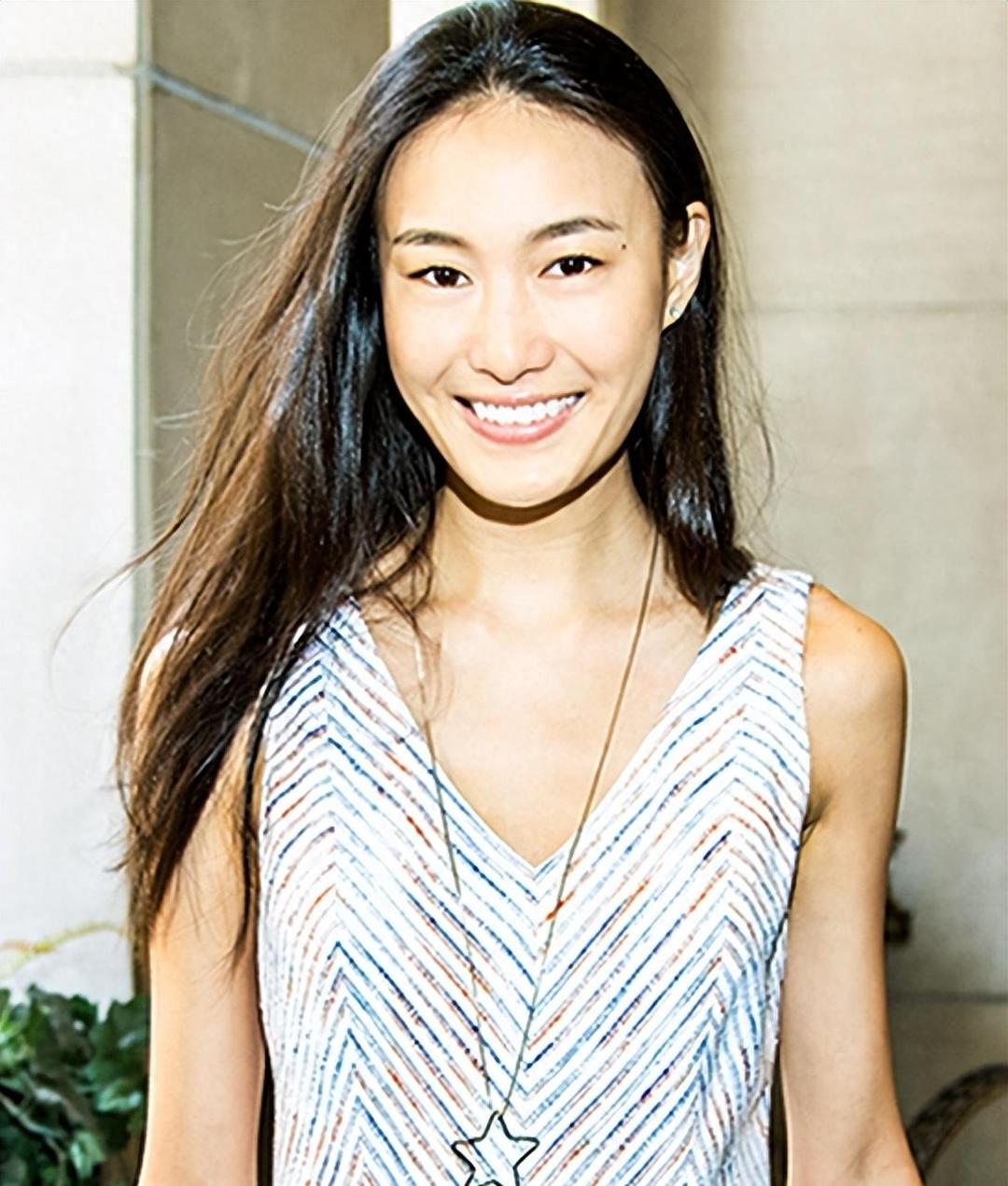 The proprietress of Huayi "became famous immediately", but gave up her ...