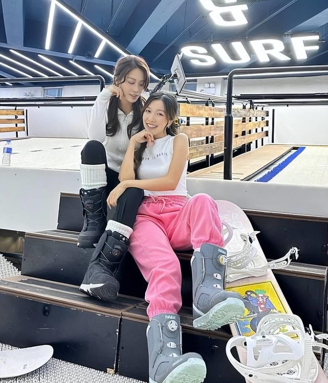Original Guo Jiawen skied with a boy and started a new life at the age ...
